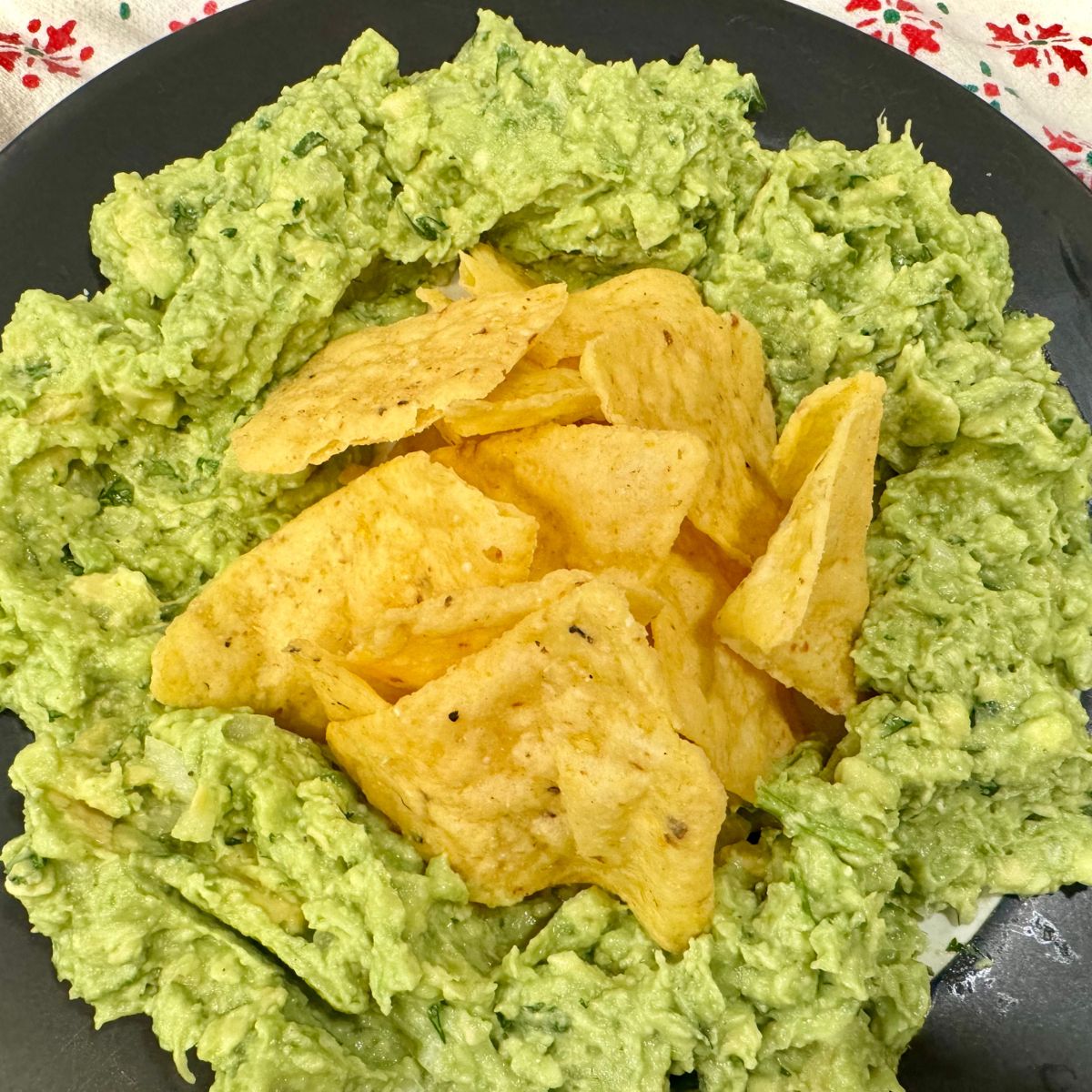 Guacamole Wreath: A Fun and Festive Holiday Appetizer - Meals With Maria