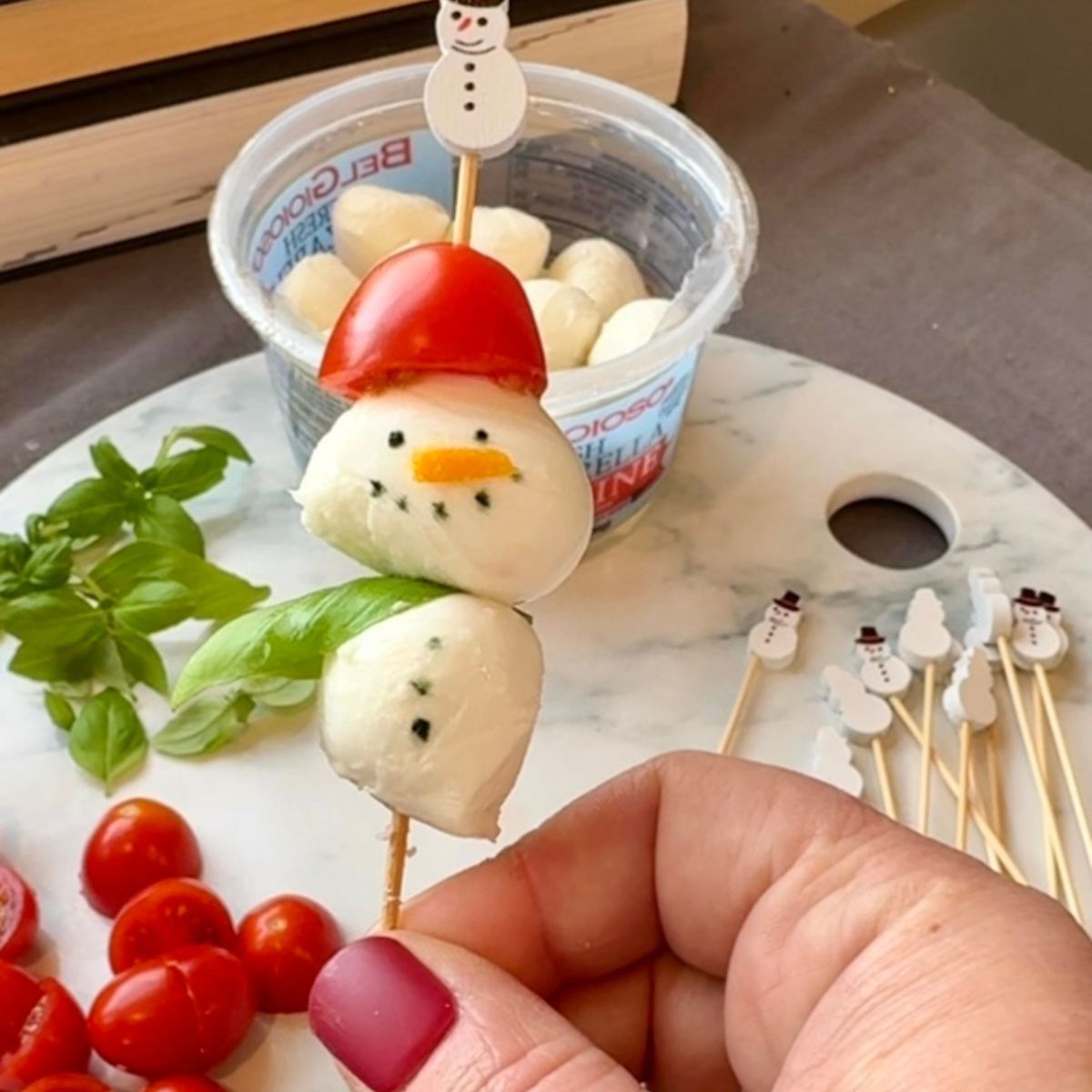 Snowman Mozzarella Skewers (Easy Christmas Caprese Appetizer) - Meals ...